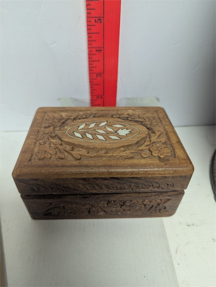 Rust Belt Revival Online Auctions - Decorative Wood Box & Vintage Ice ...