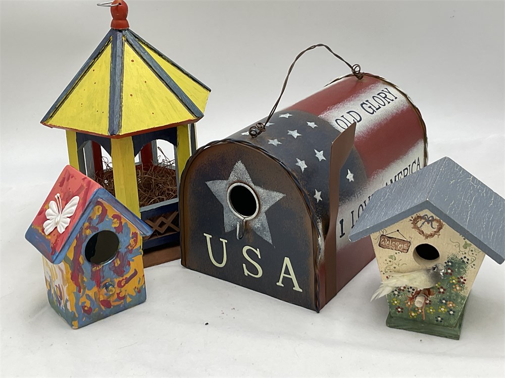 Rust Belt Revival Online Auctions - Decorative Birdhouse Collection