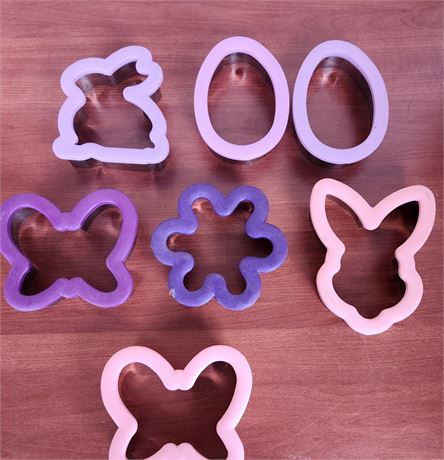 Rust Belt Revival Online Auctions - Easter/spring Cookie cutters