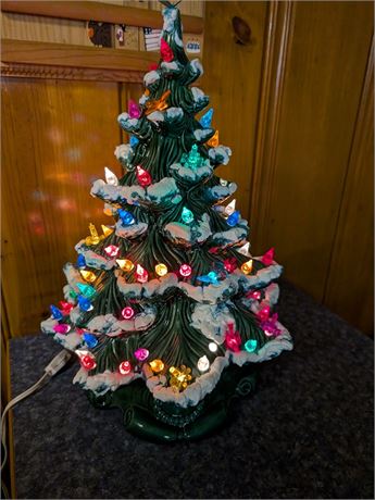 Rust Belt Revival Online Auctions - Vintage Lighted Ceramic Tree