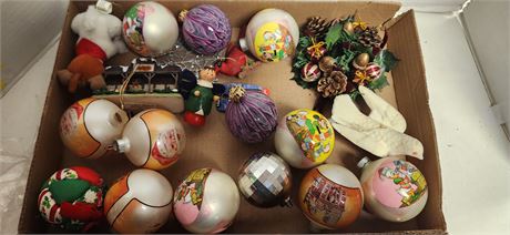Rust Belt Revival Online Auctions - Christmas Ornaments Lot