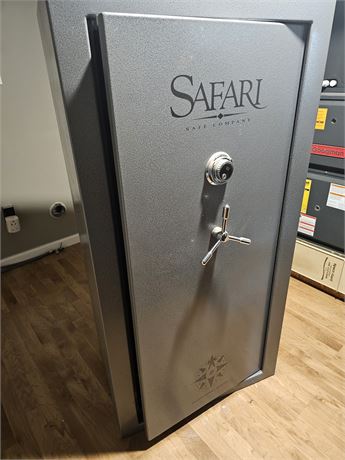 Rust Belt Revival Online Auctions - Safari Safe Company Gun Safe