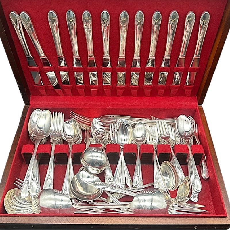 Rust Belt Revival Online Auctions - Vintage WM Rogers MFG CO Original ...