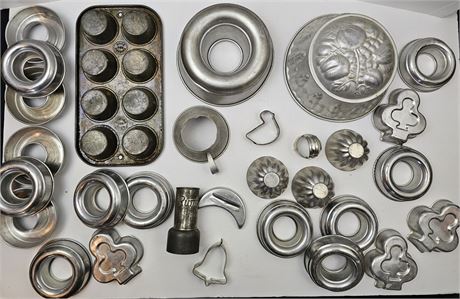 Rust Belt Revival Online Auctions - Vintage Cookie Cutters & More