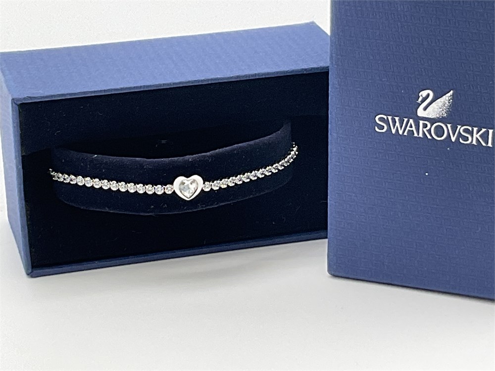 Rust Belt Revival Online Auctions - SWAROVSKI Crystal Heart Bracelet