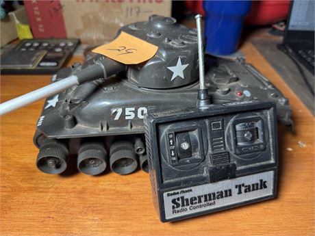 Rust Belt Revival Online Auctions - Vintage Radio Shack Sherman Tank ...