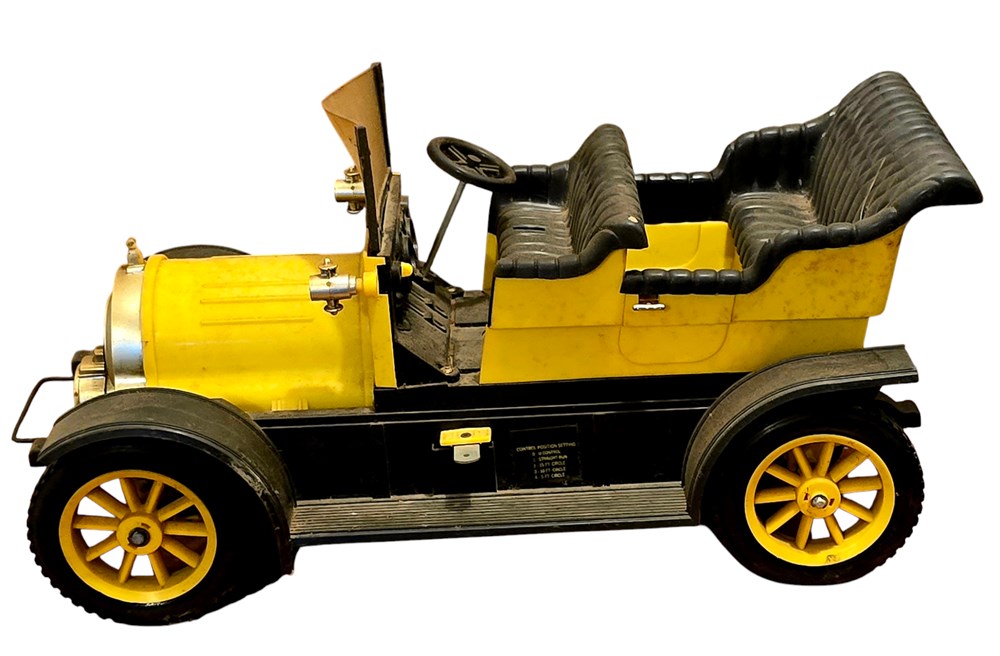 Rust Belt Revival Online Auctions - Vintage Remco FLYING DUTCHMAN ...