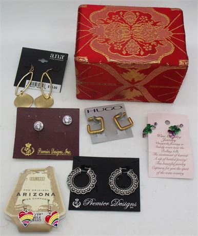 Rust Belt Revival Online Auctions - Box and Earrings sets
