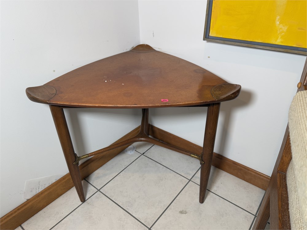 Rust Belt Revival Online Auctions - Retro Corner Table