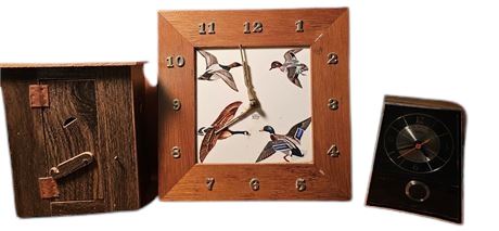 Rust Belt Revival Online Auctions - Vintage Clocks and Outhouse Music Box