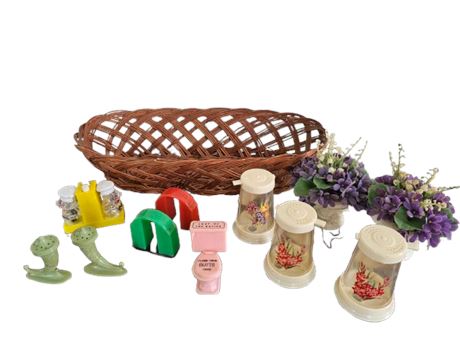 Rust Belt Revival Online Auctions - Vintage Salt & Pepper Shakers