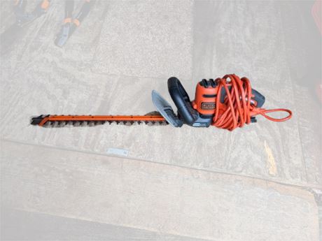 Rust Belt Revival Online Auctions - Black and Decker Hedge Trimmer