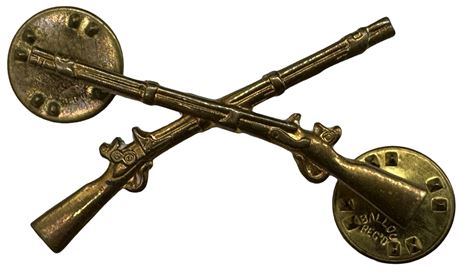 Rust Belt Revival Online Auctions - WW2 US Army Infantry Crossed Rifles ...