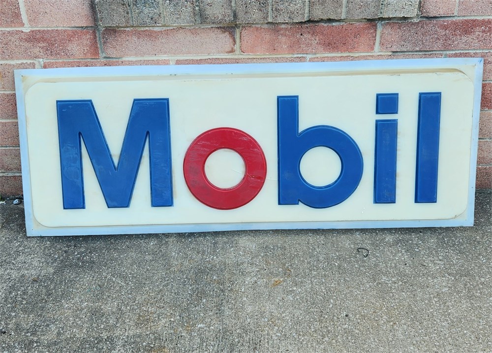 Rust Belt Revival Online Auctions - Vintage Mobil Gas Sign