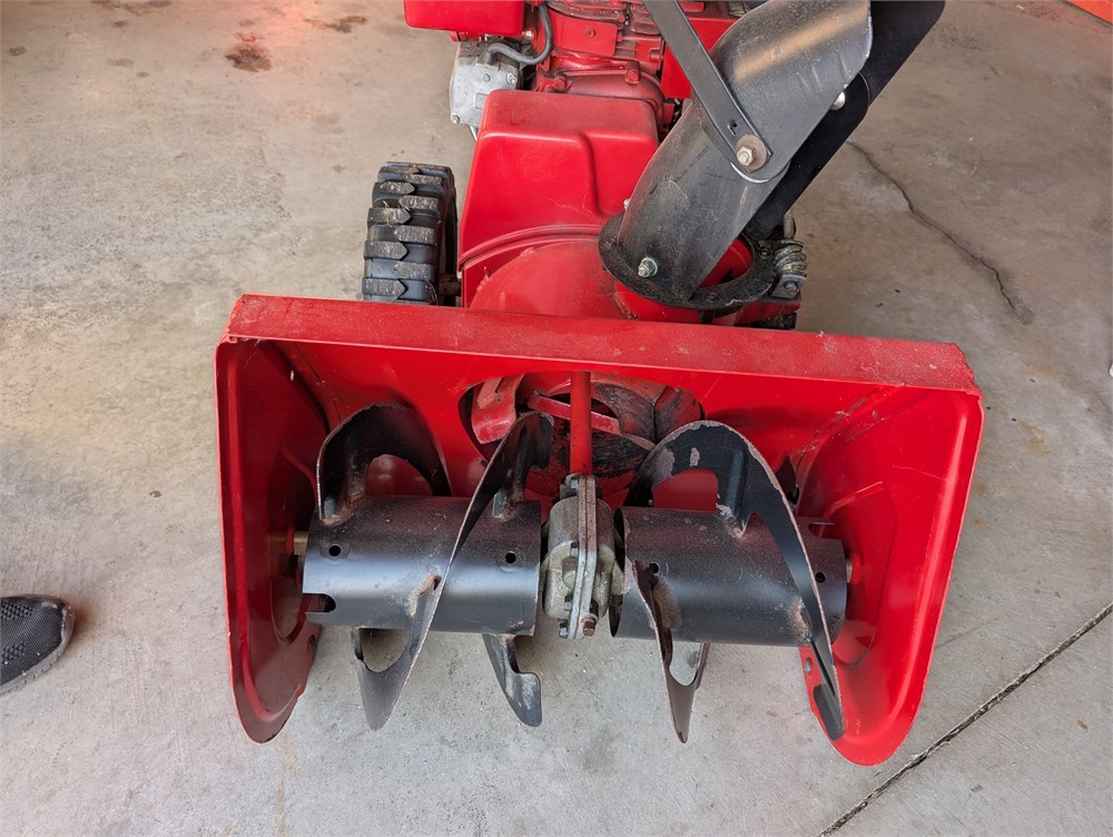 Rust Belt Revival Online Auctions - Toro 421 Snow Thrower