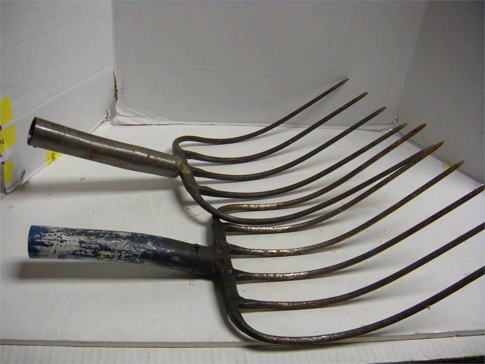 Rust Belt Revival Online Auctions - 2 Pitch Fork Toppers