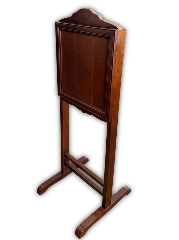Rust Belt Revival Online Auctions - Civil War Chest Set with Stand