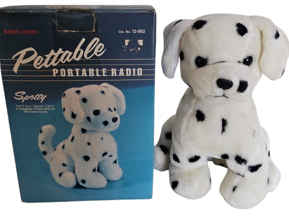 Rust Belt Revival Online Auctions - Radio Shack Pettable Portable Radio ...
