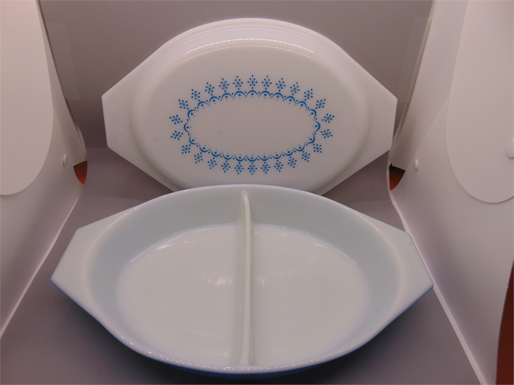 Rust Belt Revival Online Auctions - Pyrex Split Dish Casserole with Lid